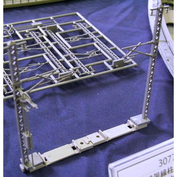 在庫状況：お取り寄せ/3日〜6日で出荷/2009年07月 発売/※画像はイメージです。実際の商品とは異なる場合がございます。レールを彩るアクセサリー、電化路線には欠かせない架線柱。支柱部が鉄骨になっているタイプです。可動ブラケットの長いもの...