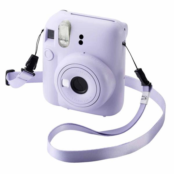 在庫状況：お取り寄せ/2025年10月 発売/◆“instax”(チェキ)や“写ルンです”など、幅広いコンパクトタイプのカメラに使えるロープ編みデザインのネックストラップです◆首掛け、肩掛け、たすき掛けの3WAYタイプ◆カメラを首や肩に掛け...