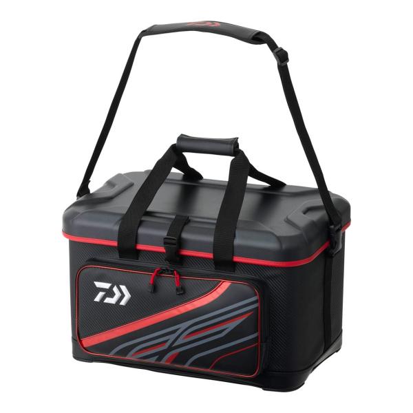 【発売日：2026年04月01日】在庫状況：お取り寄せ/2026年04月頃 発売予定/◆収納物をしっかり保護する剛性のあるバッグ!◆磯場での渡船や実釣時の使用を想定して、剛性を追求。◆メイン収納部は、成型したハードインナーパーツとクッション...