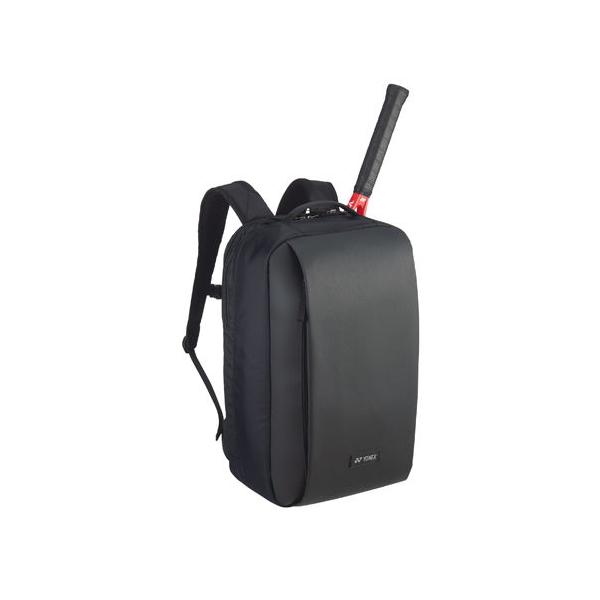 在庫状況：お取り寄せ/2023年09月 発売/※画像はイメージです。◆チェストベルト、撥水、YKKファスナー、正面ポケット、内ポケット3個、小物ポケット、ラケット1本収納部屋、PC保護パッド付ポケット、ペットボトルスリーブ、キーフック。・サ...