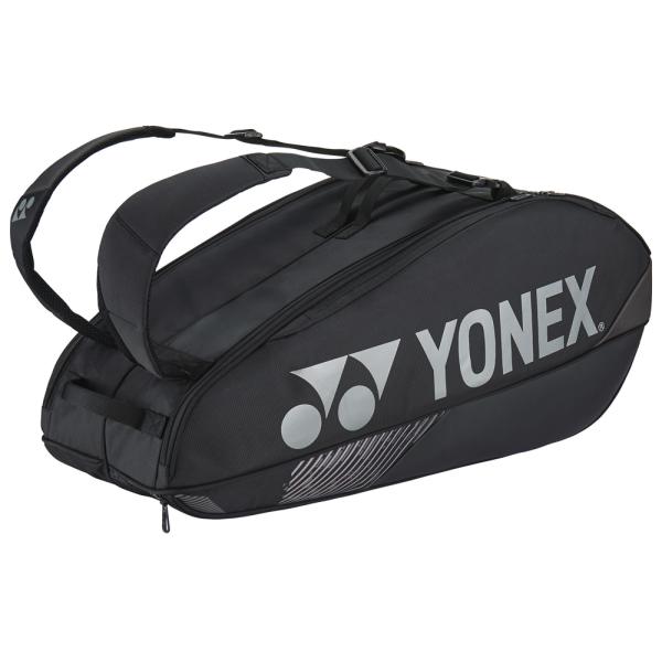 在庫状況：在庫僅少/2024年01月 発売/◆正面ポケット 、小物ポケット、底面ポケット、貴重品ポケット(内部起毛素材)◆シューズポケット、回転バックル、YKKファスナ◆テニスラケット6本収納/[YOBAG2402R007]