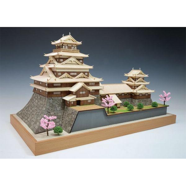 在庫状況：お取り寄せ/お届け：約1ヶ月/2017年05月 発売/※画像はイメージです。実際の商品とは異なる場合がございます。ウッディジョー 1/150 木製模型 広島城です。