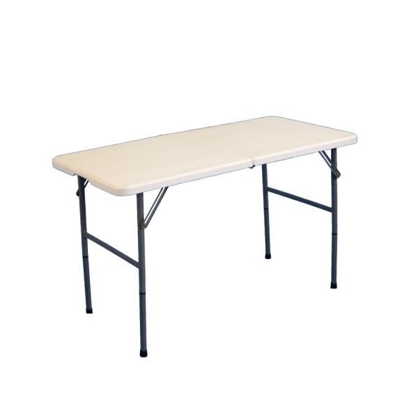 在庫状況：お取り寄せ/お届け：1〜2週間/◆丈夫で汚れにも強いポリエチレン製の天板で、レジャーに便利な折り畳みテーブル。◆耐荷重60　と丈夫で、レジャー、BBQ、作業台など、様々な場面で使用できます。◆天板の跳ね上がりを防止するストッパーが...