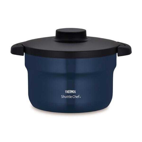 在庫状況：お取り寄せ/2024年08月 発売/サーモス　対象の製品を買うとポケットバッグプレゼント!※無くなり次第終了となります/◆セラミックコーティングのシャトルシェフ◆火からおろして余熱で煮込む◆IH 200V対応/[KBJ3002NVY]