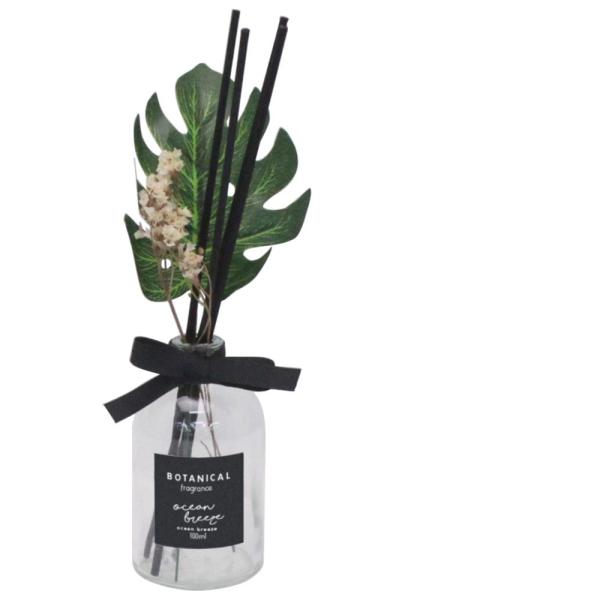 在庫状況：お取り寄せ/5日〜7日で出荷/※本品は香りを楽しむものです。誤飲や肌につけないようご注意ください。万一飲み込んだ場合には大量の水を飲み、その後早急に医師の判断を仰いでください。※ボトルが転倒しないように平らで安全な場所でご使用くだ...