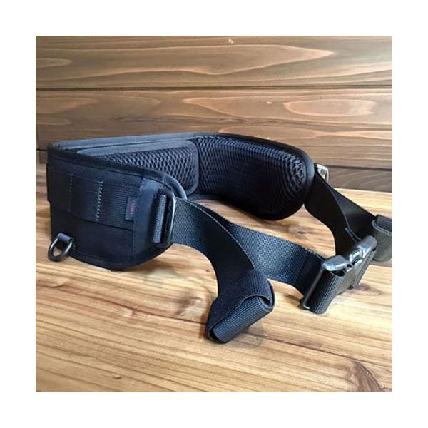 在庫状況：お取り寄せ/◆釣種を問わずウエスト部にタックルを取り付ける場合のベースとなるシステムベルトです。◆腰部の疲労を軽減する極厚メッシュパッドと、ベルトを引っ張るだけで身体にフィットするウェービングアジャスターを装備しています。◆中央部...