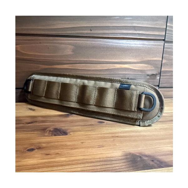 在庫状況：お取り寄せ/◆ショルダーバックやメッセンジャーバックのベルト部分に取付け、肩への負担を減らすことのできるベルトパットです。◆重くなったバックに取付けることにより快適な釣行が出来ます。◆ウェービングテープにD-RINGやPLIER-...