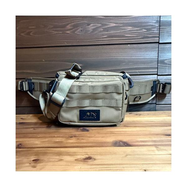 在庫状況：お取り寄せ/◆アングラーの思考と動作にシンクロする、渾身のハイパフォーマンスモデル。◆小さなボディにすべての機能を詰め込んだ高性能ウエストバッグ。◆着脱/単体使用可能なウエストパッドで、状況に応じたスタイルに切り替え可能。・本体サ...