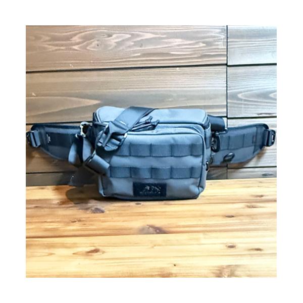 在庫状況：お取り寄せ/◆アングラーの思考と動作にシンクロする、渾身のハイパフォーマンスモデル。◆小さなボディにすべての機能を詰め込んだ高性能ウエストバッグ。◆着脱/単体使用可能なウエストパッドで、状況に応じたスタイルに切り替え可能。・本体サ...