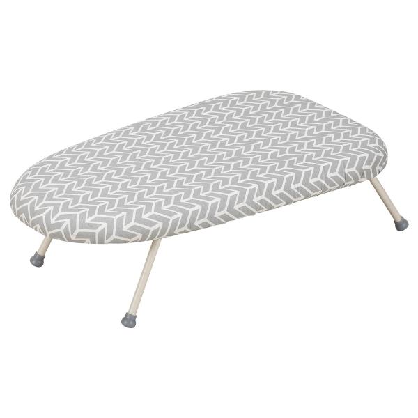 在庫状況：お取り寄せ/お届け：1〜2週間/※画像は使用イメージです。アイロンや衣類スチーマーは付属しておりませんので、別途お買い求めください。◆サッと使えるコンパクトな舟形タイプ◆表面生地は熱が伝わりやすいアルミコーティング加工・サイズ(約...