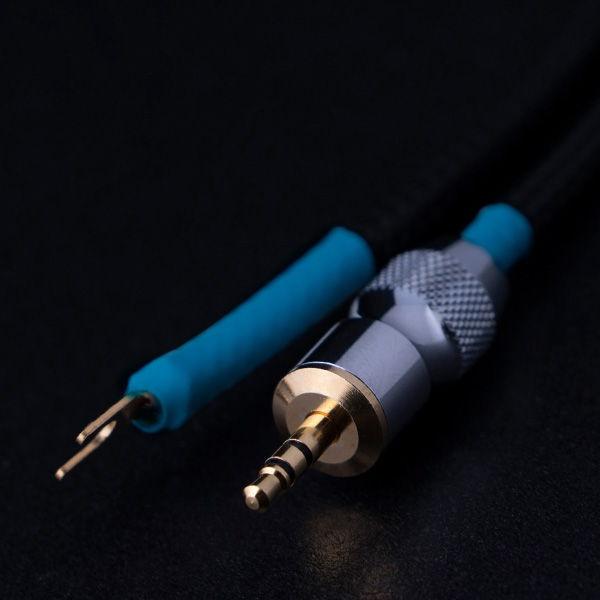 在庫状況：お取り寄せ/2020年11月 発売/◆4種類の素材を独自構成でハイブリッド化した新導体採用の高品質オーディオ専用アースケーブル◆超高純度6NCu(純度99.9999％)を中心にHiFC、PCUHD、OFCのハイブリッド◆端子：Yプ...