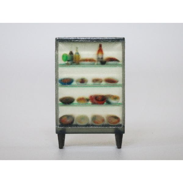 在庫状況：お取り寄せ/お届け：1〜2ヶ月/2024年02月 発売/※画像はイメージです。実際の商品とは異なる場合がございます。※人形や建物は付属しません。梅桜堂のレイアウト用品、ショーケース/大衆食堂【1/83スケール】です。