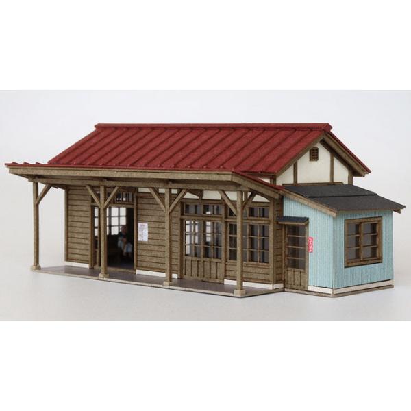 在庫状況：在庫僅少/2026年04月 発売/※画像はイメージです。実際の商品とは異なる場合がございます。※人形は付属しません梅桜堂のペーパーキットストラクチャー、 田舎の木造小型駅舎【1/150スケール】です。