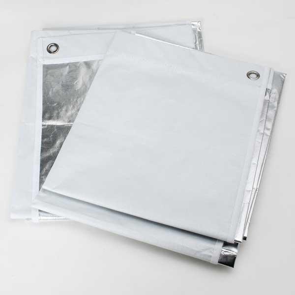 在庫状況：お取り寄せ/お届け：約2週間/◆窓に簡単に取付けできる断熱・遮光カーテン!省エネ対策に!◆アルミ層が夏場の強い日差し、ムッとする熱気からお部屋を守ります。◆冬はさむい外からの冷気を防ぎお部屋の暖気をキープして暖かさを保ちます。・サ...