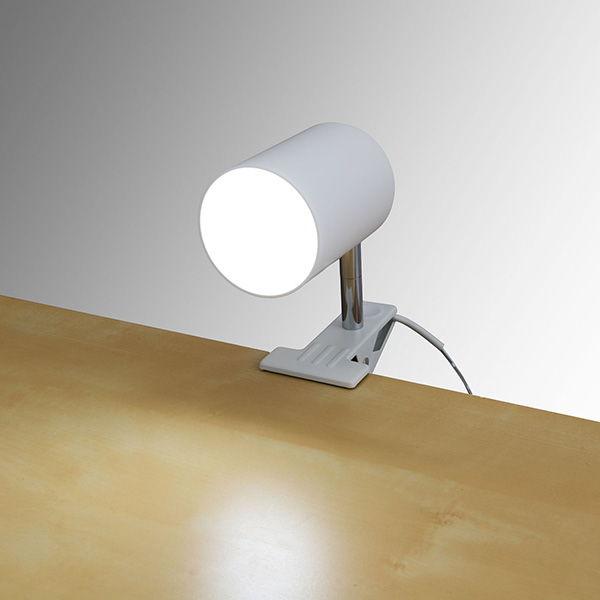 在庫状況：お取り寄せ/お届け：2〜3週間/◆クリップ式なので店舗の補助照明や机周りなどにパチッと挟んで使用できます。◆照射物にやさしい明かりですので、お部屋や寝室はもちろん店舗などのディスプレイライトとしても最適です。◆LEDを使用していま...