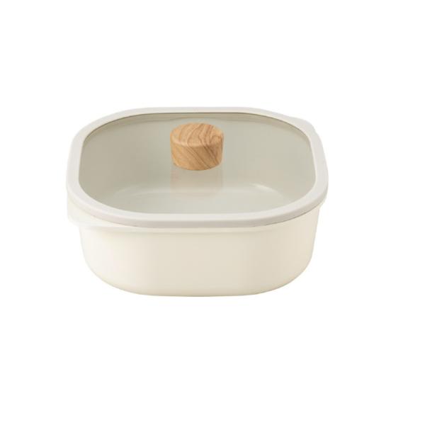 在庫状況：お取り寄せ/2025年08月 発売/※対応をご確認ください(一部適合しない機種がございます)◆丸みのある20cm×20cmのスクエアデザイン。◆IH調理器、オーブンでも使える!高機能なセラミック加工鍋◆イワタニのカセットこんろのご...