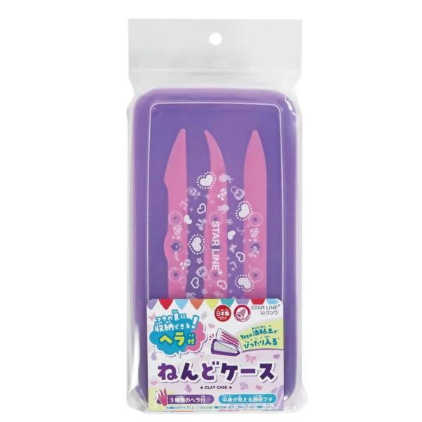 在庫状況：お取り寄せ/お届け：2〜3週間/2026年03月 発売/◆フタの裏に収納できるヘラ付粘土ケース◆フタはストッパー機能付◆名前シール付/[ST139PU]