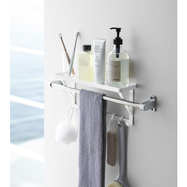 在庫状況：お取り寄せ/7日〜10日で出荷/※画像はイメージです。◆タオルバーに差し込むだけで簡単に設置できるラック。◆置き場所に困るバス小物、お風呂掃除道具の収納に。◆水はけの良いミゾ付きトレー構造。・サイズ(約)：幅33×奥行9×高さ15...