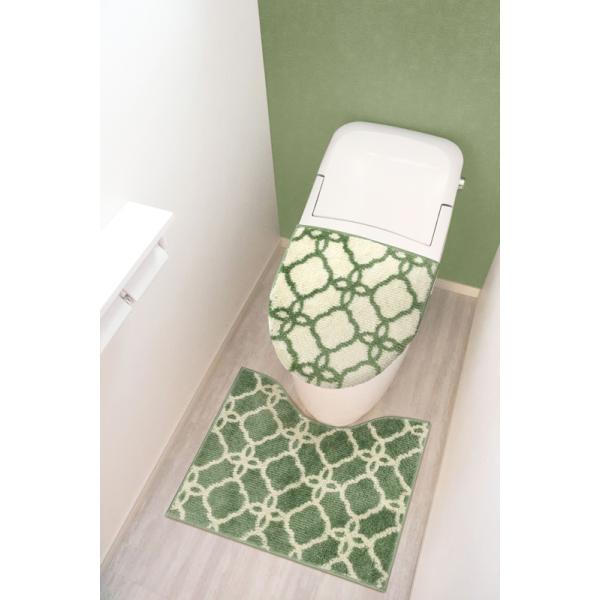 在庫状況：お取り寄せ/お届け：約2週間/◆北欧風デザインのトイレ2点セット◆ふんわりと柔らかい肌触りの糸(ポリエステル100％)を使用◆やさしい色合いの北欧風デザインは、トイレをあたたかな雰囲気に/[トイレ2テンセツトゼリジユ]