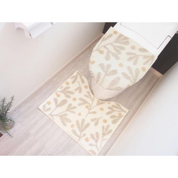 在庫状況：お取り寄せ/お届け：約2週間/2023年08月 発売/◆北欧風デザインのトイレ2点セット◆ふんわりと柔らかい肌触りの糸(ポリエステル100％)を使用◆やさしい色合いの北欧風デザインは、トイレをあたたかな雰囲気に/[トイレ2テンセツ...