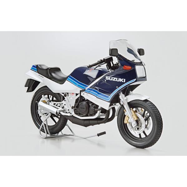 在庫状況：お取り寄せ/2021年09月 発売/※画像はイメージです。実際の商品とは異なる場合がございます。アオシマ 1/12 ザ・バイク No.21 スズキ GJ21A RG250Γ '84です。