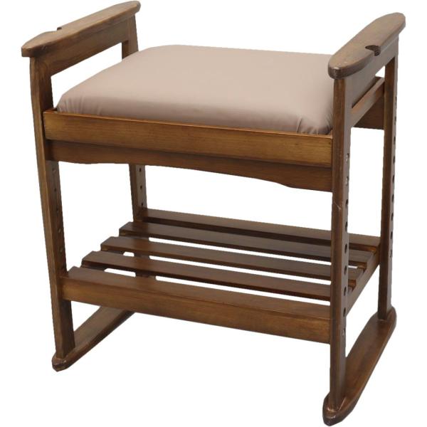 【発売日：2026年04月25日】予約受付中/2026年04月下旬 発売予定/◆靴を履くときや、ちょい掛け用に便利な天然木の玄関スツール。◆立ち座りをサポートするひじ掛け付き。◆座面の高さは6段階に調節可能。/[YMGP4030オスマク]