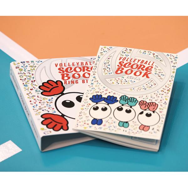 在庫状況：お取り寄せ/◆初心者でも簡単に記載できるスコアブック1冊と、何冊ものスコアブックを管理できるリングバインダーのセット◆記入方法と簡単なルールも掲載◆バボちゃん入りのデザインで、体育館や試合会場・練習中でも楽しくお使いいただけます/...