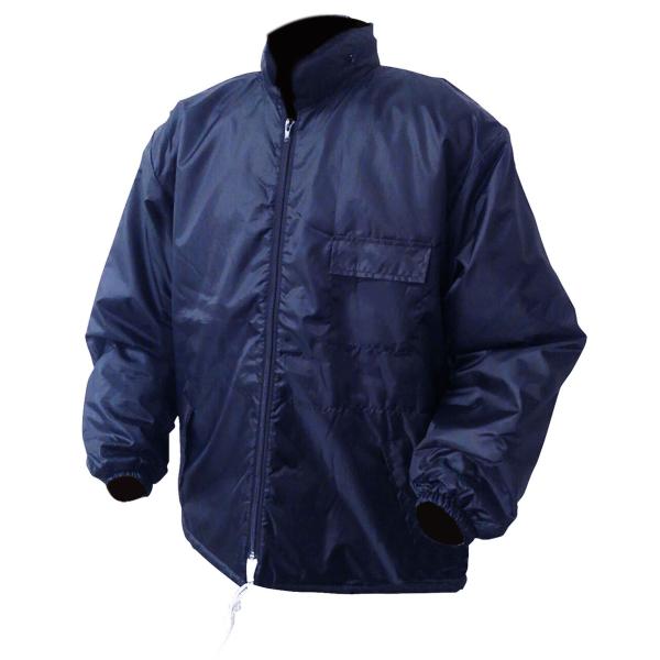 在庫状況：お取り寄せ/お届け：約1週間/◆保温性抜群の前開きオールキルトヤッケ(収納フード付)です◆フードは不要な時は首に収納できるため、邪魔になりにくい◆左胸にホコリを防ぐフラップ付のポケット/[NO3700NVM]