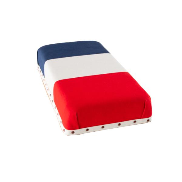 在庫状況：お取り寄せ/◆とび箱小型8段3C(EKF334)用のリペアセットで、1段目頭部の張替用となります。◆指導ライン入りで視認性が高いトリコロールカラーを採用しています。/[EKF037エバニユ]