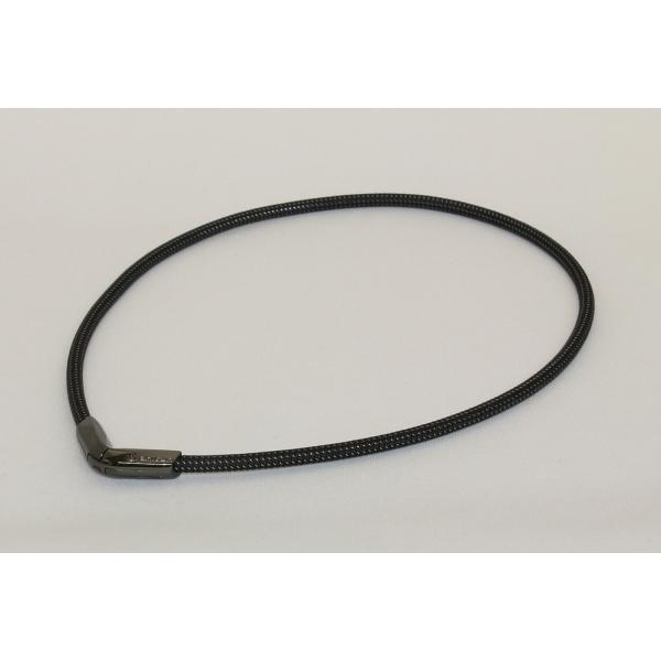 在庫状況：お取り寄せ/お届け：1〜2週間/◆留め具に表面加工を施す事でメタル感を演出。◆留め具部分は独自の形状であるVタイプ!シャープなフォルムが洗練さを際立たせます。・サイズ：50cm/[0215TG681353]