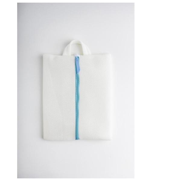 在庫状況：お取り寄せ/5日〜7日で出荷/※本品は洗濯機を利用し、簡単に上履きを洗うことを目的とした商品です。こびり付いた泥やシミなど汚れがひどい場合、洗濯前に汚れを落としやすいように前処理を行ってください。また、故障の原因となりますので土や...