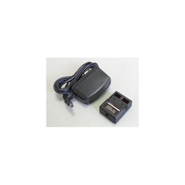 在庫状況：お取り寄せ/家庭用コンセント(AC100V)から動力用のリチウムポリマーバッテリーを2本同時に充電可能な専用充電器とACアダプターのセットです。Elite1、Fire Flash1・2兼用。