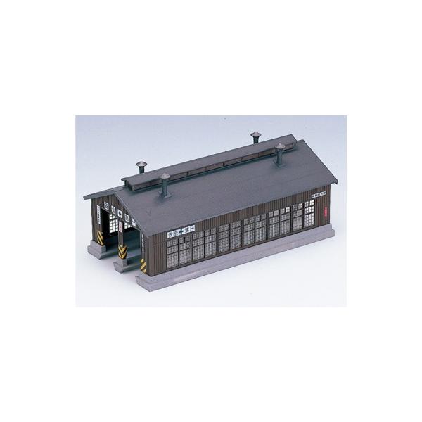 在庫状況：お取り寄せ/2009年04月 発売/【ご注意】こちらの商品は、未塗装組立キットです。組立・塗装は、お客様ご自身の手で行ってください。蒸気機関車の全盛期によく見られた、ディーゼル機関車や気動車、地方私鉄にも好適な木造機関庫です。製品...