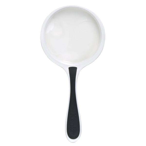 在庫状況：お取り寄せ/3日〜5日で出荷/2011年12月 発売/◆75mmの大きめレンズで広い範囲が見られる、白と黒のツートンカラーがシンプルな手持ちルーペです◆新聞、雑誌、地図などを長時間見るときにも目が疲れにくい倍率2倍◆より小さな文字...