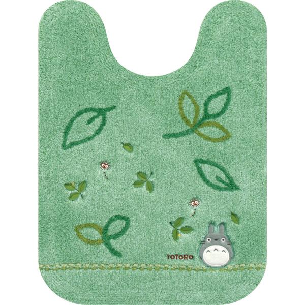 在庫状況：お取り寄せ/お届け：約2週間/※画像はイメージです。商品はロングトイレマットのみとなります。※乾燥機不可。◆風で舞うはっぱの中に佇むトトロ。◆ジブリファンにはたまらないロングトイレマット。◆ジブリグッズで楽しくコーディネートを!・...