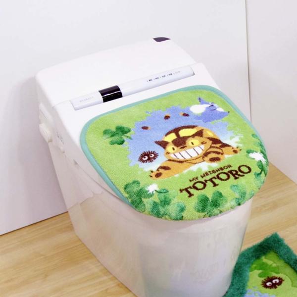 在庫状況：お取り寄せ/7日〜10日で出荷◆※洗濯時に多少色落ちすることがありますので、他の衣類といっしょに洗濯しないでください。◆青空の下でトトロたちがどんぐりやクローバーを見つけて遊んでいるような可愛いデザイン。◆普通便座＆温水洗浄・暖房...
