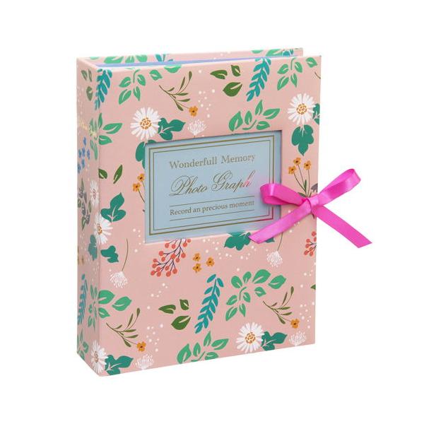 在庫状況：お取り寄せ/2023年02月 発売/◆Lサイズの写真用紙が200枚収容できる大容量タイプ。◆写真台紙の色はシンプルな白台紙です。◆表紙がフォトフレームになったポケットアルバム。/[XP334300]