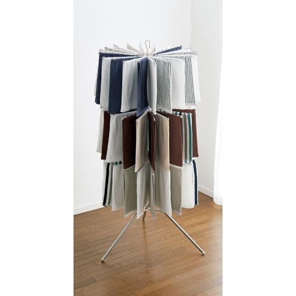在庫状況：お取り寄せ/7日〜10日で出荷/◆タオル掛け部は上段20本、中段20本、下段20本とたくさん干せる◆脚部は一度に折りたたみ可能だから簡単に収納でき、安定性も抜群◆支柱はサビに強いステンレス巻きスチールパイプ・サイズ(約)：幅88×...