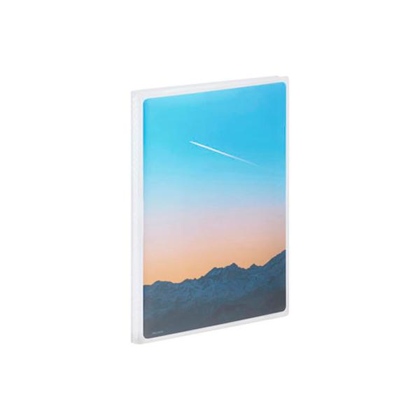 在庫状況：お取り寄せ/2024年10月 発売/※画像はイメージです。◆高透明フィルムを採用した軽くてコンパクトなフォトアルバム◆差し替えるだけでオリジナル表紙のアルバムに◆2Lサイズの写真を20枚収納/[APCP2LHKG]