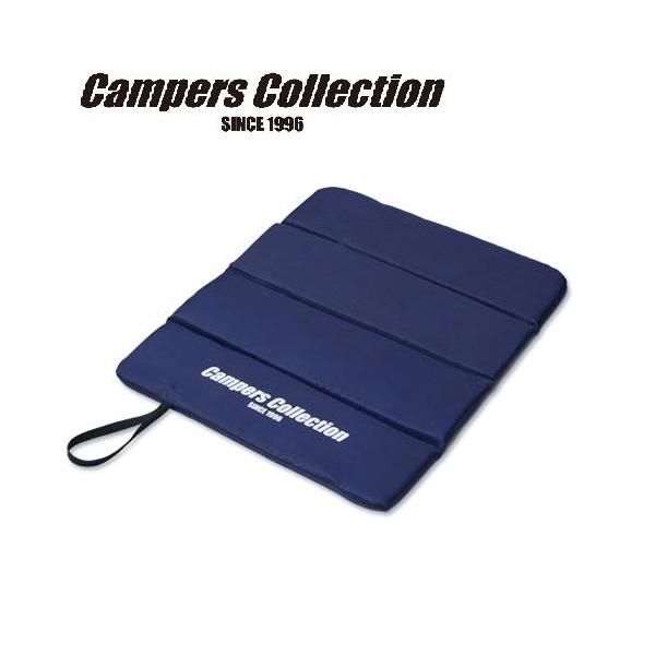 在庫状況：お取り寄せ/お届け：約2週間/◆いつでもどこでも持ち運びできるクッション◆凹凸をクッションで快適に◆地面からの冷気を軽減・サイズ(約)：縦33×横27.5cm/[DMC33NV]