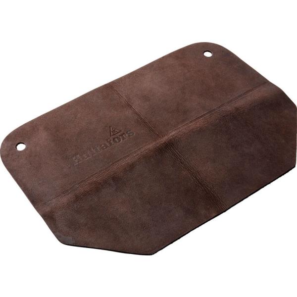 在庫状況：お取り寄せ/3日〜8日で出荷/◆手元でナイフやアックスを使用するときに脚や膝を保護します◆火起こしをするときにも最適な場所になり、火起こしした火を簡単に暖炉に移動させることができます◆防水レザーはシートパッドにもなります/[IZC...