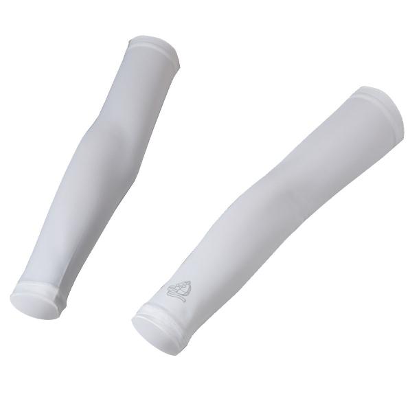 シルクのようになめらかで着け心地抜群のアームカバー。UVカット・接触冷感・吸水速乾を備えた優れもの。乗馬はもちろんゴルフ、レジャーなど様々なアウトドアシーンで大活躍。■ブランドEQULIBERTA（エクリベルタ）■対象レディース■素材ナイロ...