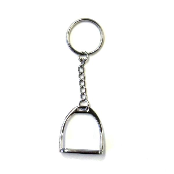鍵やバッグに付けられる鐙（あぶみ）モチーフデザインのキーホルダーです。普段の生活にさりげなく乗馬をコーディネートするだけで、毎日がハッピーに。■素材亜鉛合金分類タグ:  【その他 雑貨など】  【シルバー】  【ゴールド】  【乗馬 キーホ...
