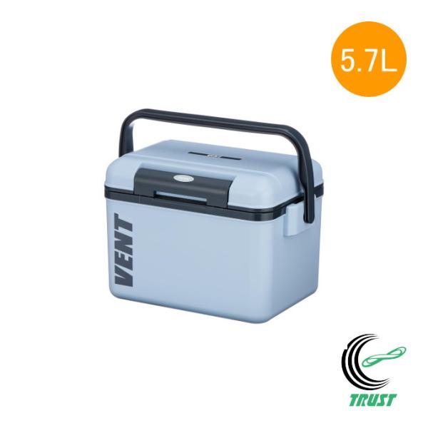 お弁当やおやつの持ち運びに便利な1人用タイプのクーラーボックス。アウトドアはもちろん、部活動や学校行事など日常使いにも便利なサイズです。持ち運びに便利なショルダーベルト付き。保冷剤は350g用を1個を用意すればOKです。※ペットボトルの形状...