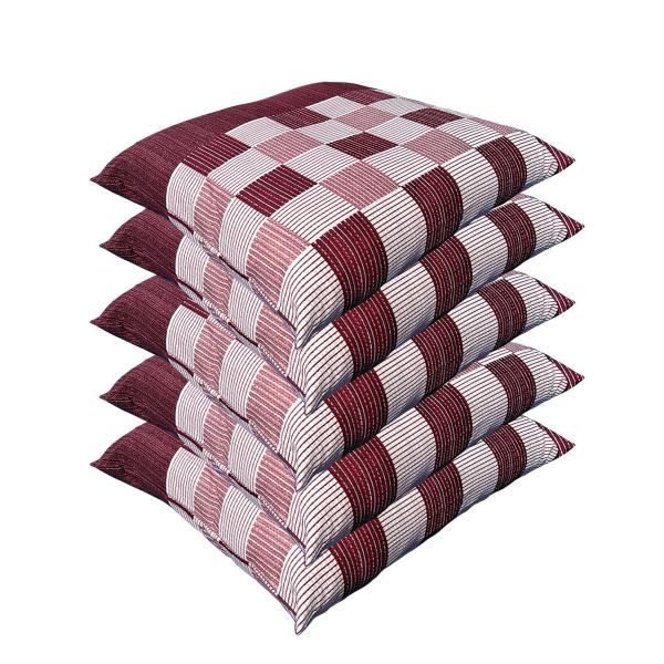 送料無料の座布団カバーです。お買い得な５枚セットでの販売です。在庫限りのお買い得商品です。ネコポス便での対応限定とさせていただきます。サイズは約５５×５９ｃｍです。銘仙判　サイズです。生地組成は綿１００％です。安心の日本製です。座布団カバー...