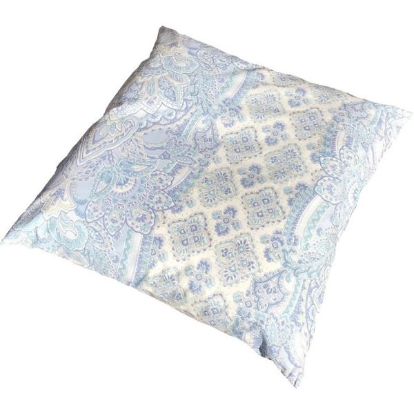 超特価の座布団カバーです。１〜５枚セットを取り扱っています。在庫限りのお買い得商品です。ネコポス便での対応限定とさせていただきます。サイズは約５５×５９ｃｍです。銘仙判　サイズです。生地組成は綿１００％です。安心の日本製です。座布団カバーの...