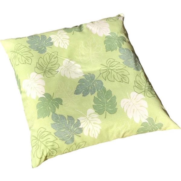 超特価の座布団カバー１枚です。１〜５枚セットを取り扱っています。在庫限りのお買い得商品です。ネコポス便での対応限定とさせていただきます。サイズは約５５×５９ｃｍです。銘仙判　サイズです。生地組成はポリエステル６５％綿３５％です。安心の日本製...