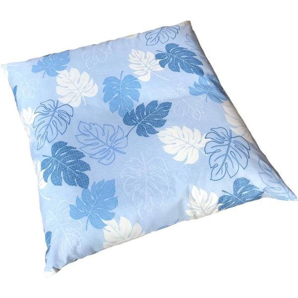 超特価の座布団カバー１枚です。１〜５枚セットを取り扱っています。在庫限りのお買い得商品です。ネコポス便での対応限定とさせていただきます。サイズは約５５×５９ｃｍです。銘仙判　サイズです。生地組成はポリエステル６５％綿３５％です。安心の日本製...