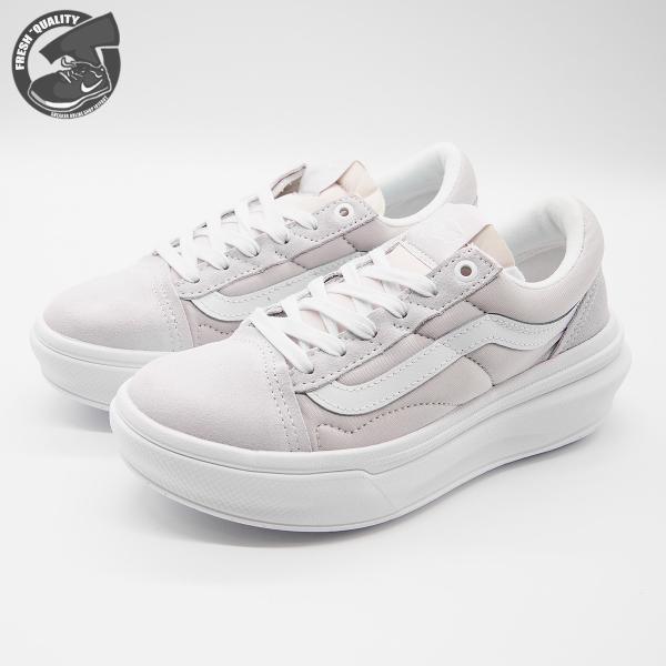 ■商品説明・VANS CLASSICのスタイルにインスパイアされながらも、ネクストレベルの快適さをモダンに表現した新作シューズOLD SKOOL OVERT CCが登場。・スポーティなフィット感ながらも広々とした設計のこのシューズは、グリッ...