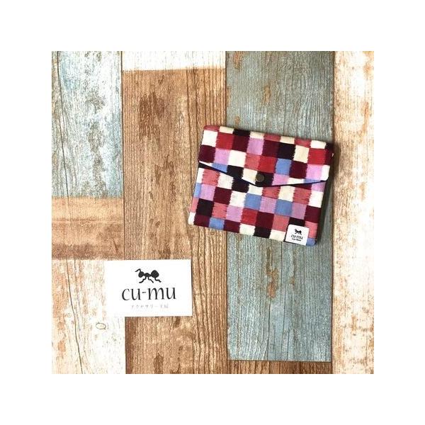 母子手帳、お薬手帳、通帳を入れておくのにぴったりな蛇腹カードケース。大切な物はまとめて収納。お財布としても。サイズ・容量高さ13cm×幅17cm×厚み1.5cmカラーは２色展開■生産地：日本■素材・成分：布部分：綿100％注意事項●布の取り...